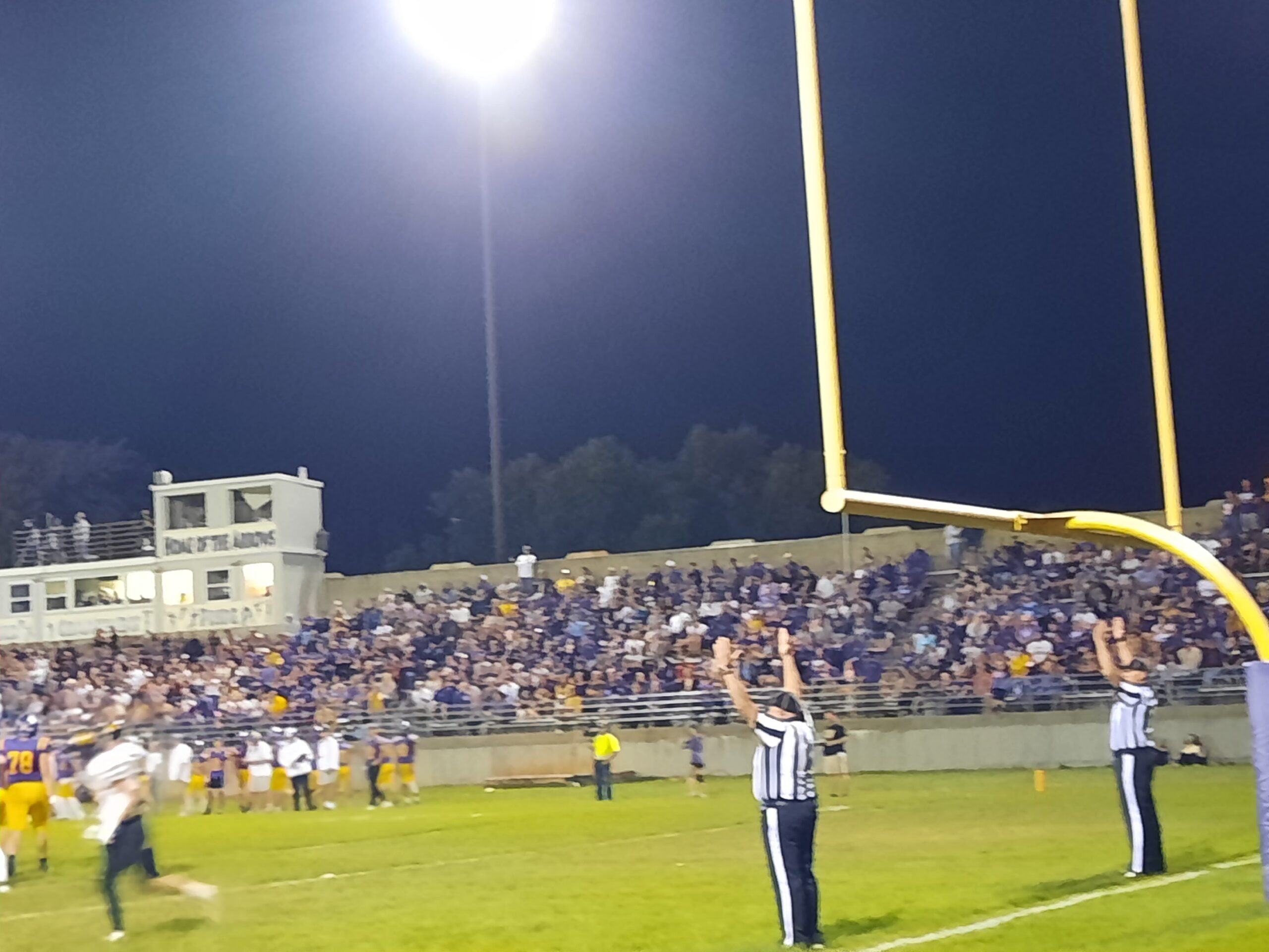 Arrows celebrate Homecoming, pop Kernels - Watertown Current