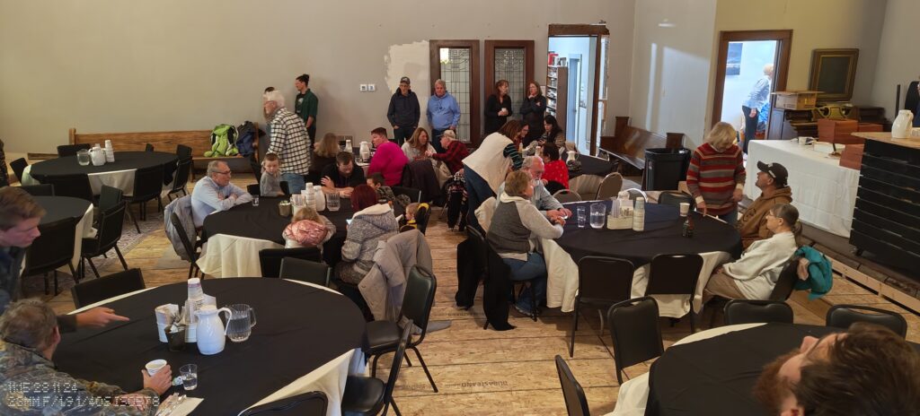 Community dinner serves hundreds | Watertown Current