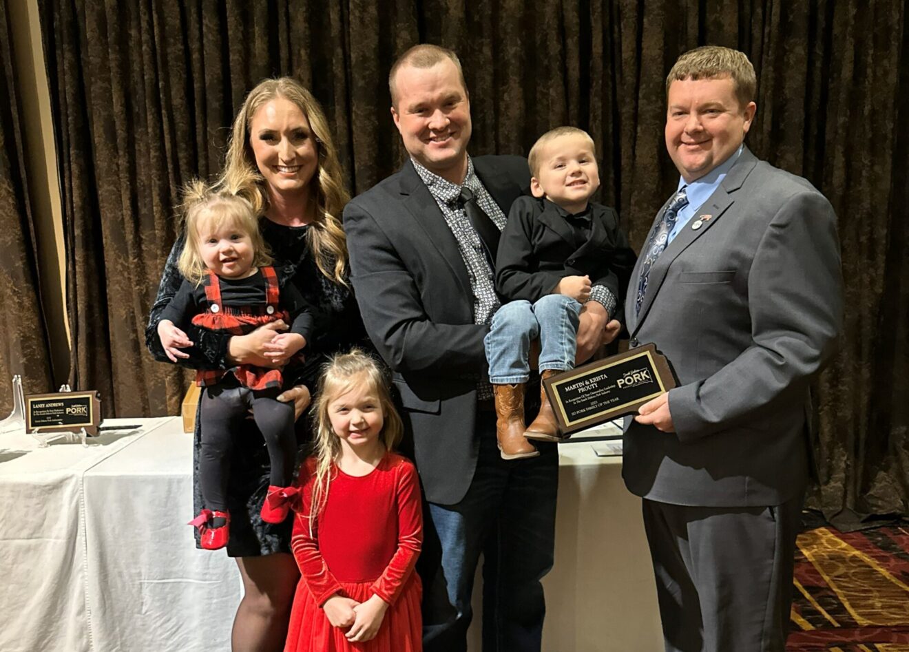 Prouty family earns 2025 Family of the Year award from the S.D. Pork ...